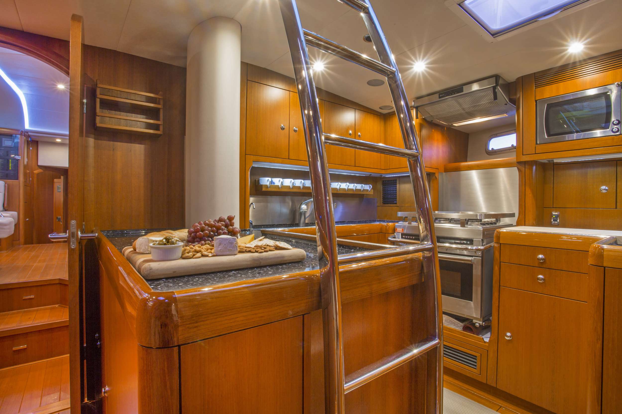 Yacht AEGIS, Oyster Marine | CHARTERWORLD Luxury Superyacht Charters